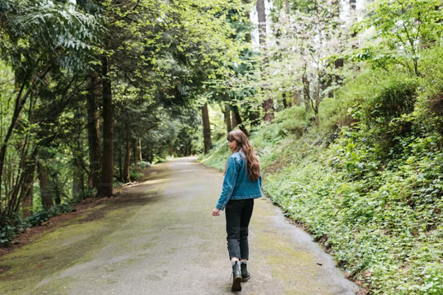 Is Walking in Place the Same as Walking? Benefits and Differences